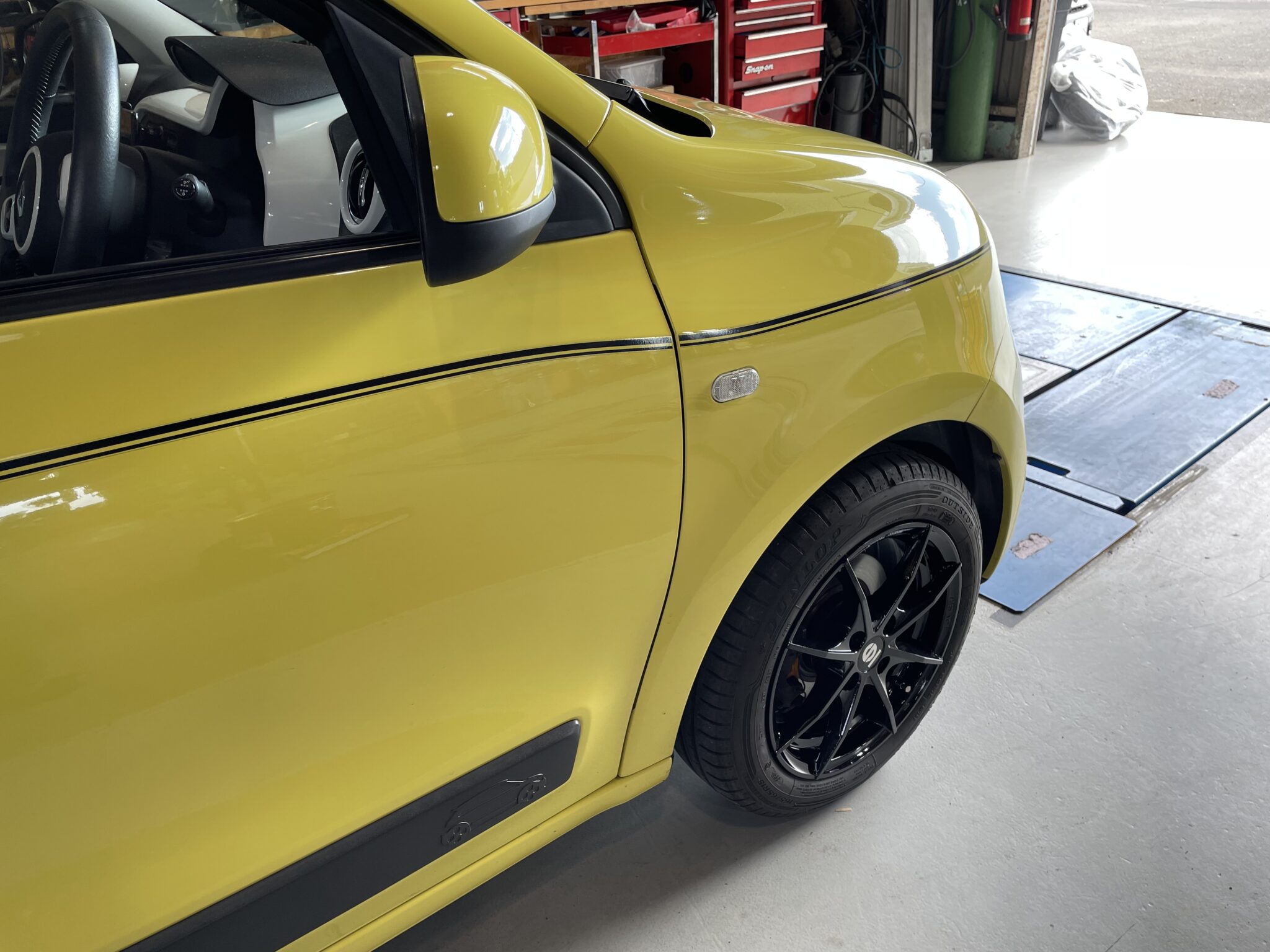twingoⅢのアルミホイール交換SPARCO TROFEO | RED POINT/レッド twingoⅢのアルミホイール交換SPARCO TROFEO | RED POINT/レッド